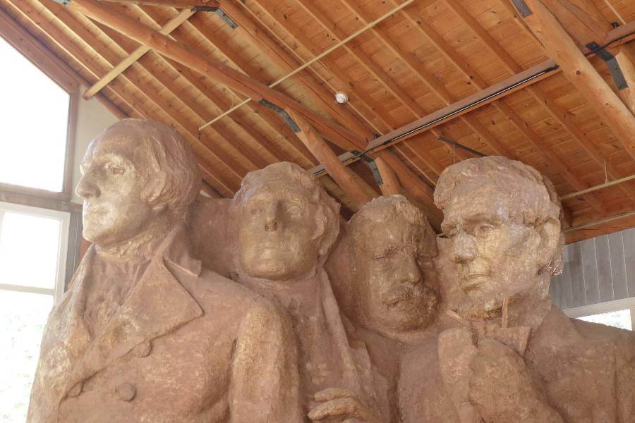Visiting Mount Rushmore in May - ilive4travel
